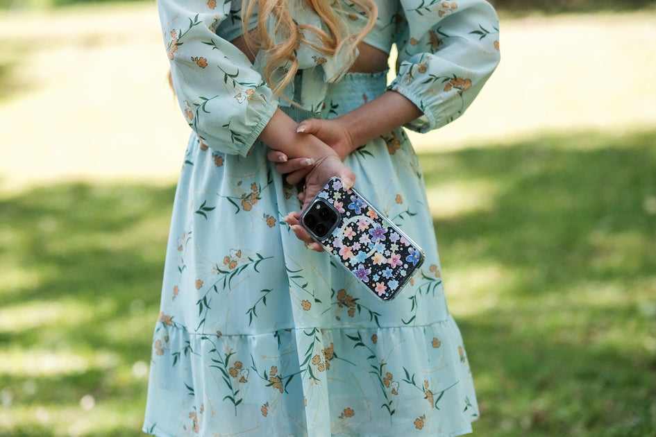 How to Style Your Tech with Every Outfit